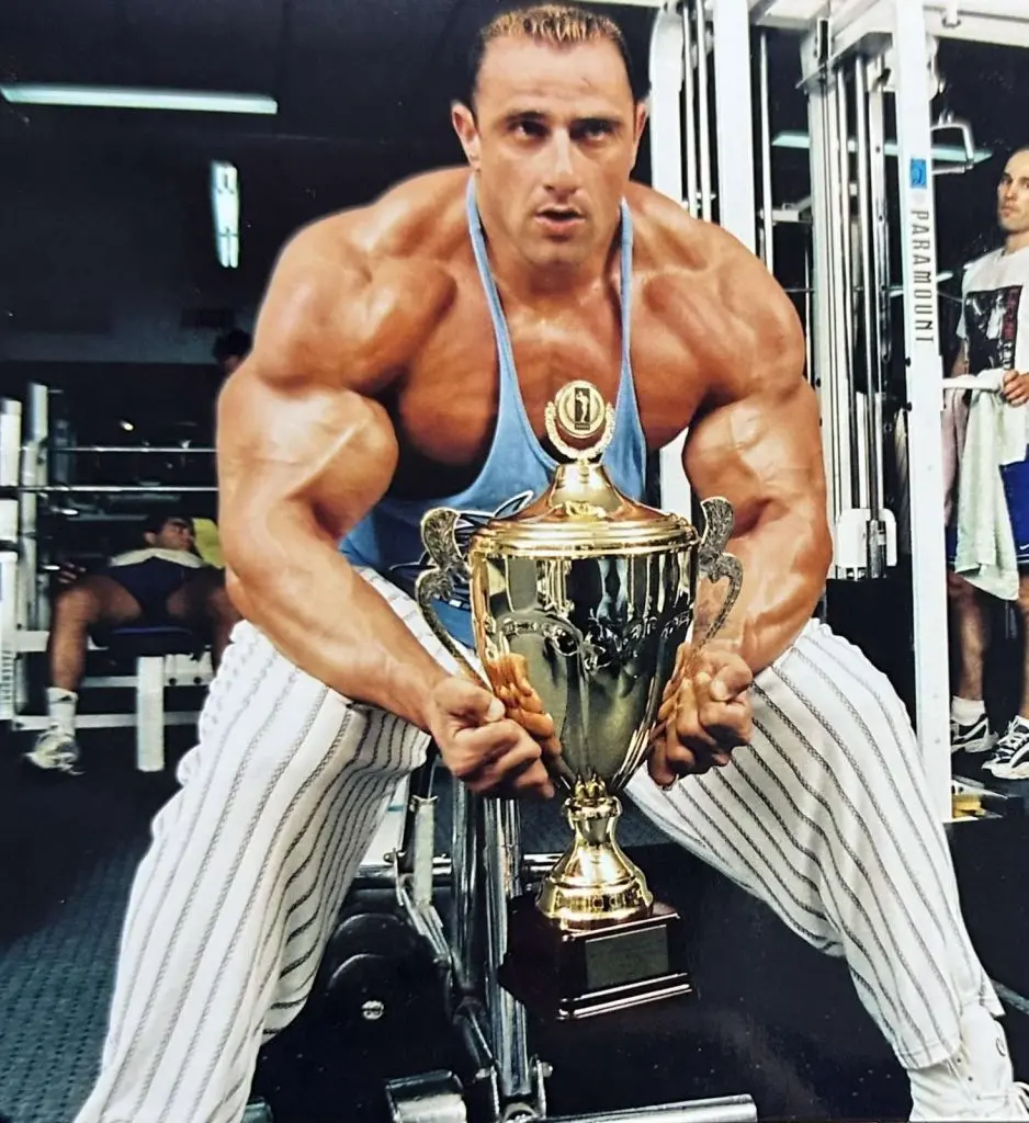 Eli Hanna - Online personal Trainer in pro bodybuilding